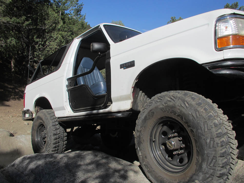 1994 Bronco Solid Axle, ARB's, Custom Bumpers, 37's + | Pirate 4x4